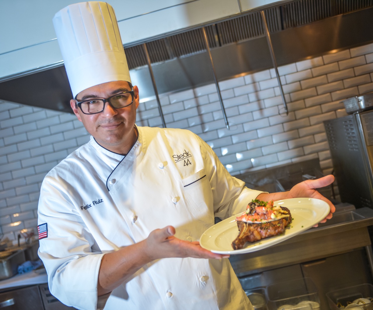 Ocean 44 Gallery | Explore Scottsdale's Finest Dining Ambiance